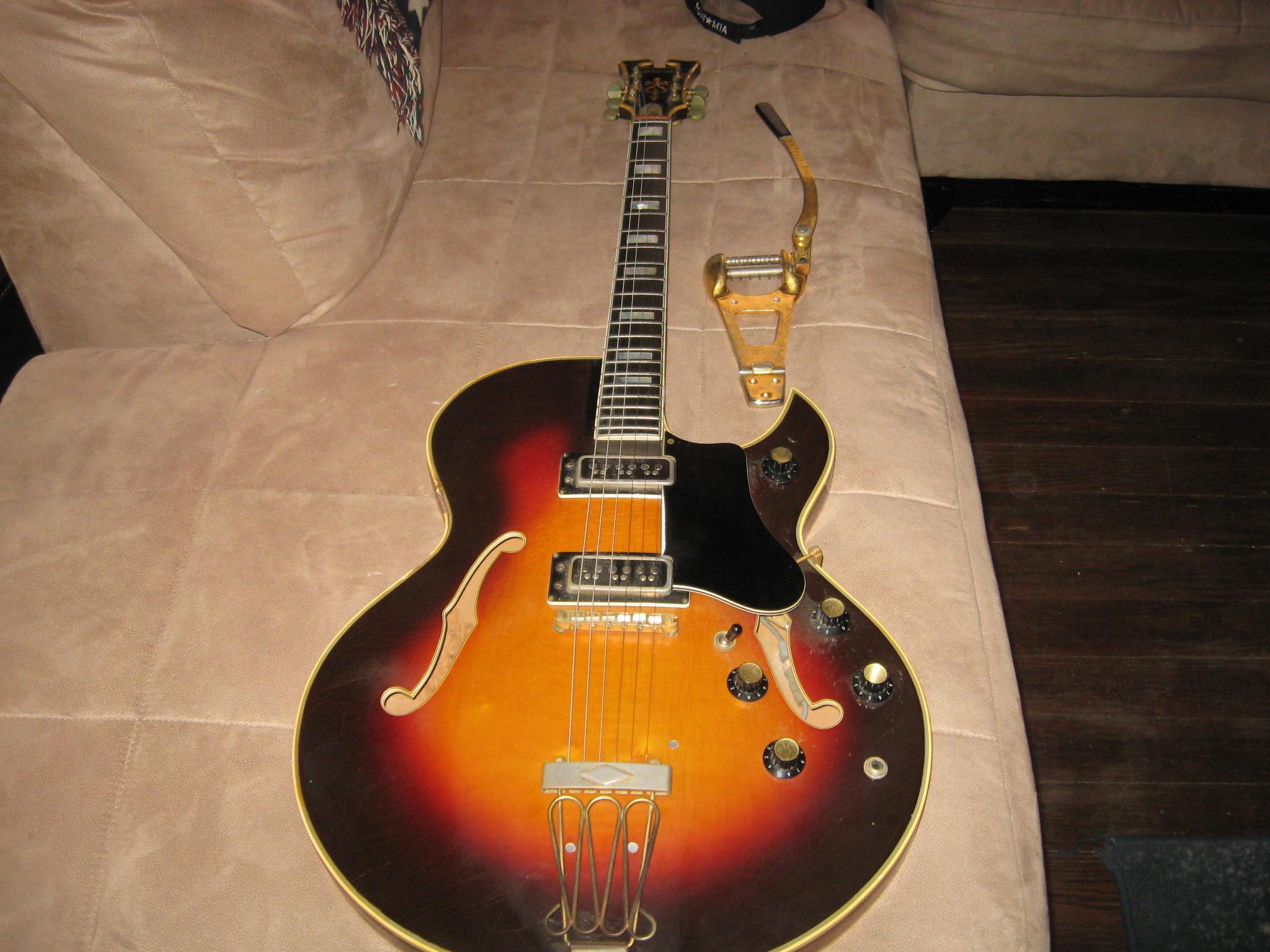 Models – Harptone, Standel, Supreme Guitars